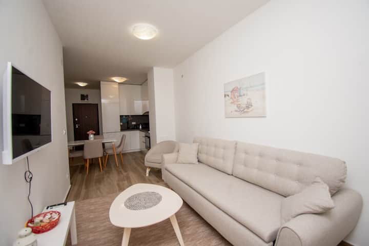 Sunny Apartment In Budva - Budva
