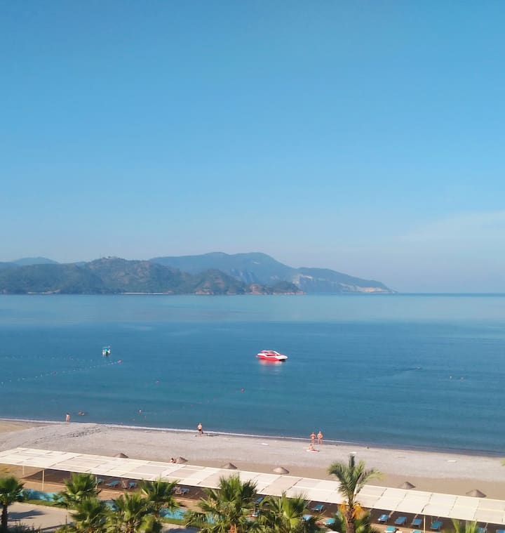 Denize Sıfır Site'de 1+1 - Çalış Beach