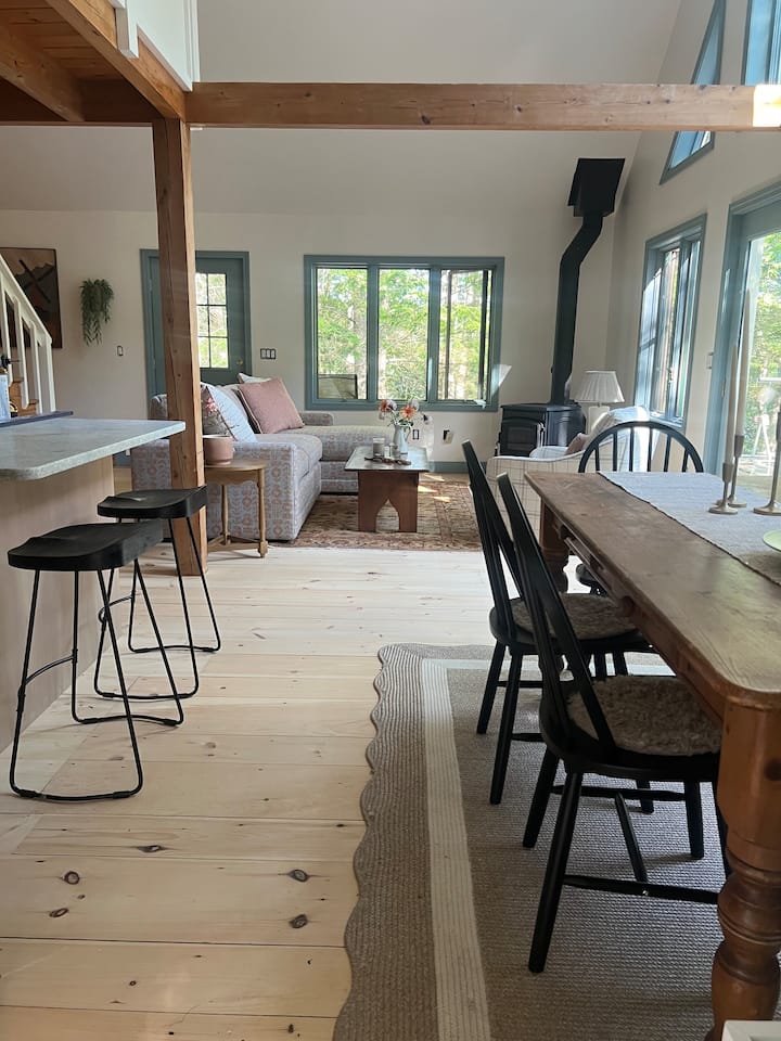 Cozy House · Leaf Peeping & Firepit On Biscay Lake - Damariscotta, ME