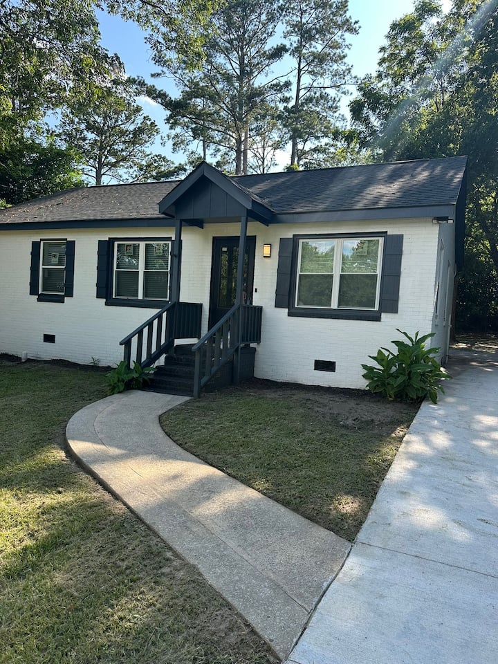 Unique Rare Find –Charming Macon Stay Just For You - Macon, GA