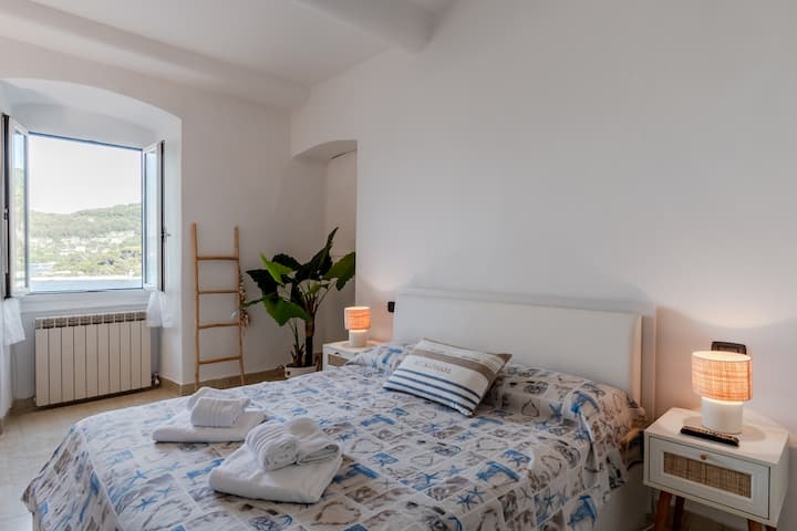 Guesthost - La Casa Sulla Calata - Porto Venere