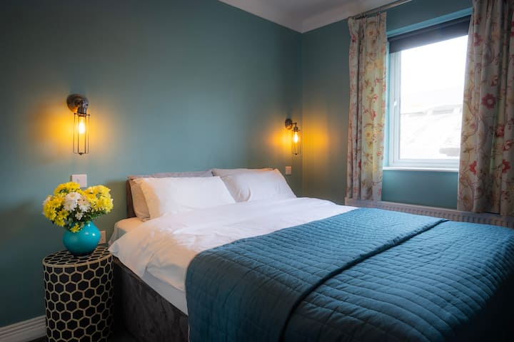 Boutique Townhouse Double Room En-suite - Kilkenny