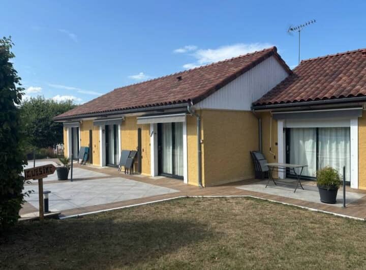 Gîtes Du Haut Quercy 16 Pers 3 Suites + 2 Chambres - France