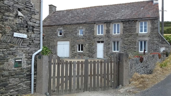 Gîte 10 Pers. - Maison En Pierre - Les Pieux