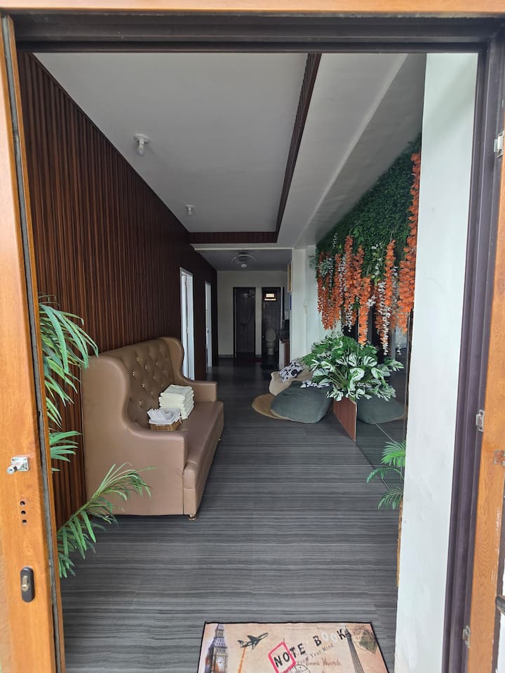 Two Bedroom Unit W/ View & Pool - Talisay