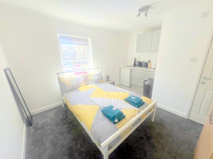 Cosy Studio Flat By Sutton High Street (S London) - Epsom