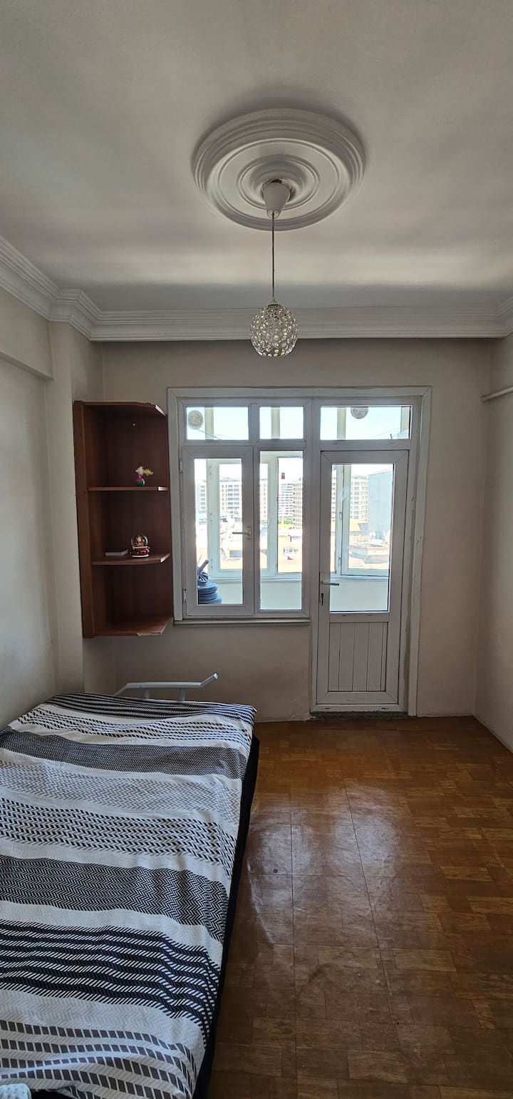 Ev Sefaköy Meydanda 3.kat - Sefaköy