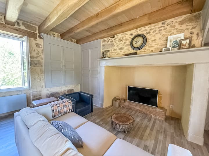 Gîte Biron | Piscine Chauffée & Vue Panoramique - Dordogne