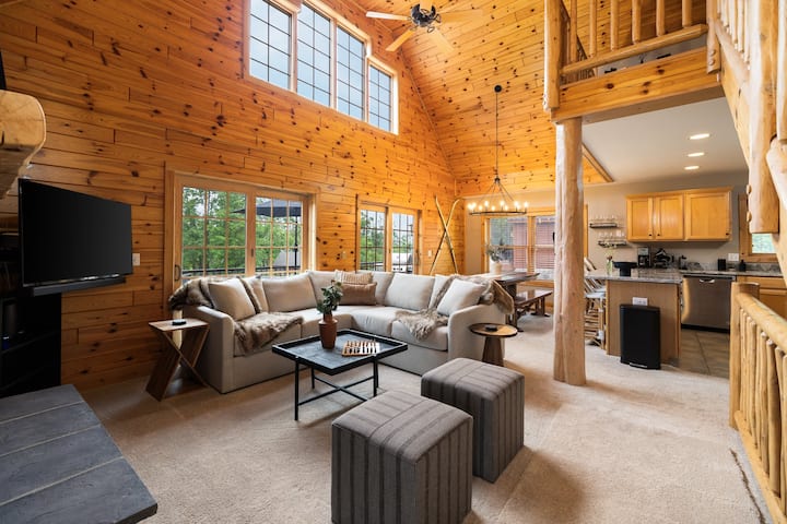 Par And Powder Pines Cabin - Gaylord, MI