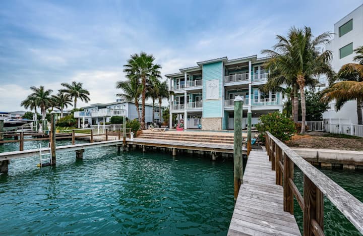 Treasure Trove Flying Dutchman - St. Pete Beach, FL