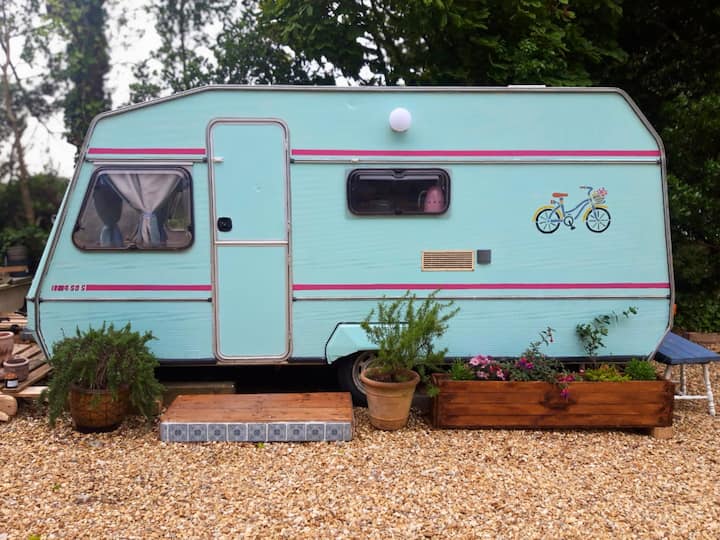 Kitsch Caravan By The Coast - Ireland
