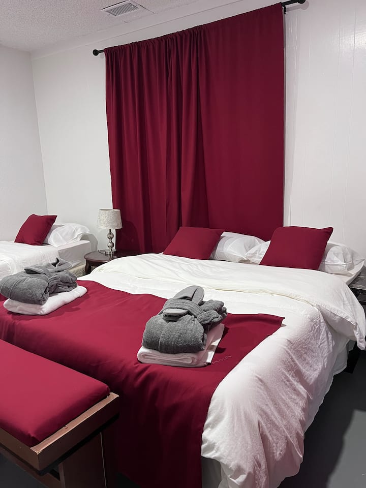 Naryn Guest House
2 Beds Room N3 - 洛杉磯, CA