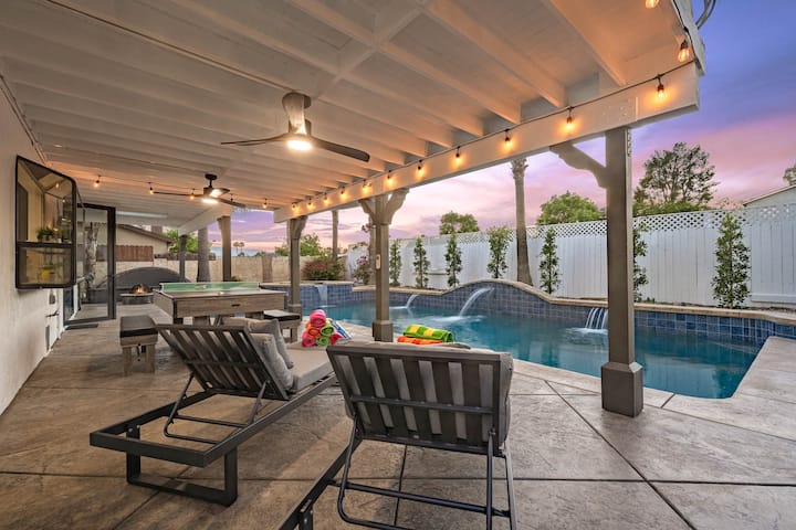 186 - Sleek Modern Home With Pool & Spa - Santa Clarita, CA