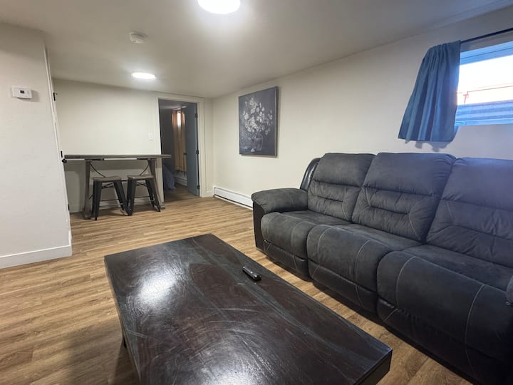 Bright & Modern 2br Basement - Cheyenne, WY