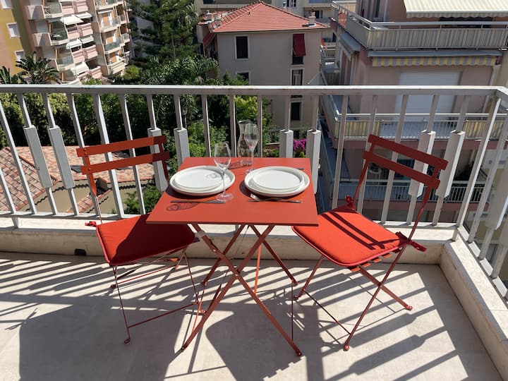 Studio Proche Mer/ Gare, Avec Terrasse Et Parking - Menton