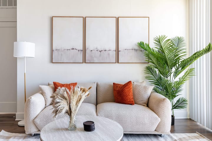 Sleek Marina Den, Central, Gym, Pool, King Bed - Oakwood – Los Angeles
