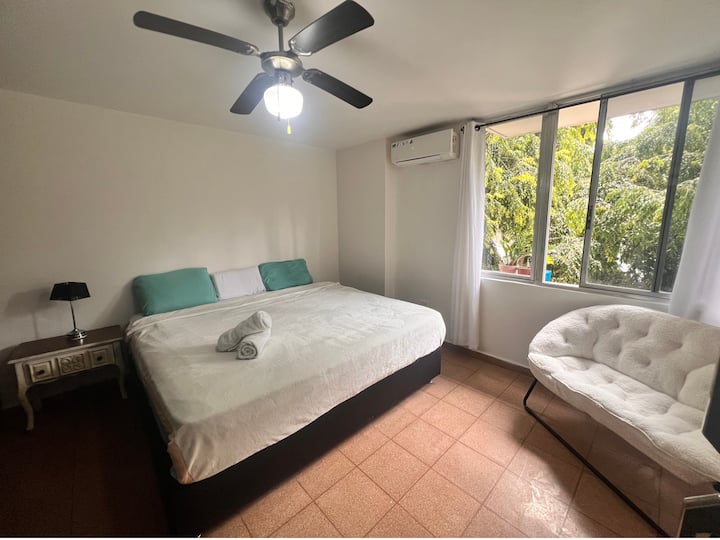 Habitación Espaciosa, Cocina Pequeña, Baño Privado - Panama