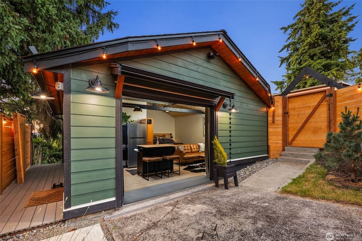 The Pinewood A Pnw Retreat - Tacoma, WA