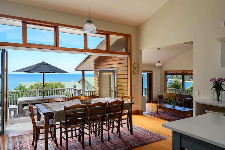 5-bedroom Beach Retreat - South Island