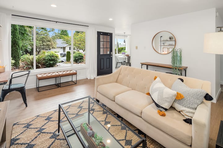 Cozy 2br Lower Unit @Dt Kirkland | Walk To Lake - Kirkland, WA