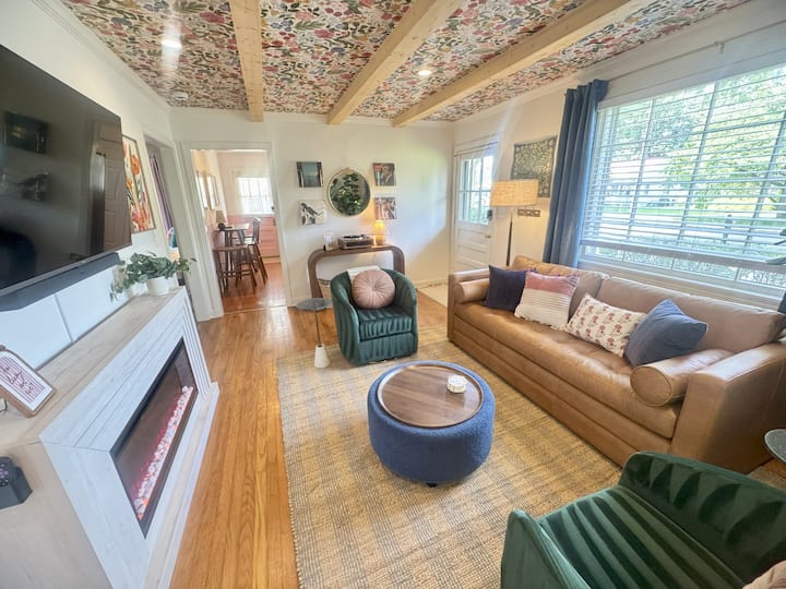 Enchanting 2br, Walk To Downtown, Backyard Oasis! - Franklin, TN