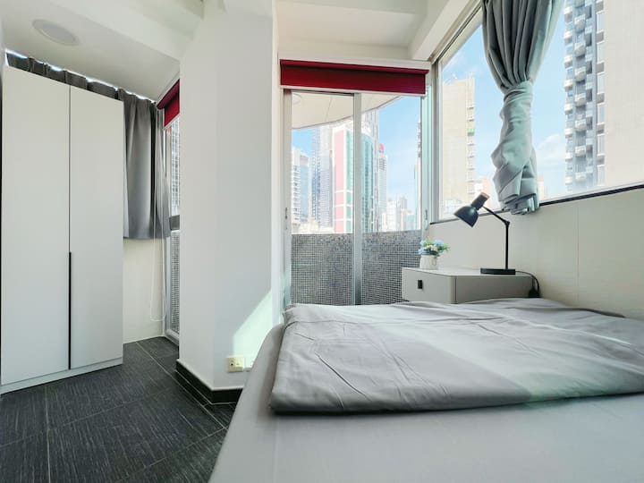 Balcony Seaview Comfort @ 1 Min Wc Mtr Johnston Rd - Hong Kong
