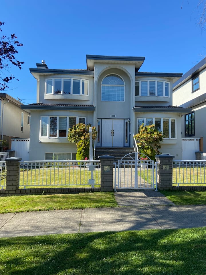 Spacious 5br House In Vancouver! - Vancouver