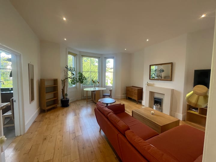 Spacious And Airy Flat To Rent. - Woolwich