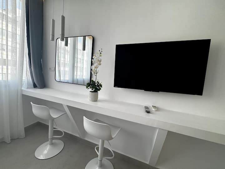 The Lot Luxury Suites Double Room With Extra Bed - Thessaloniki