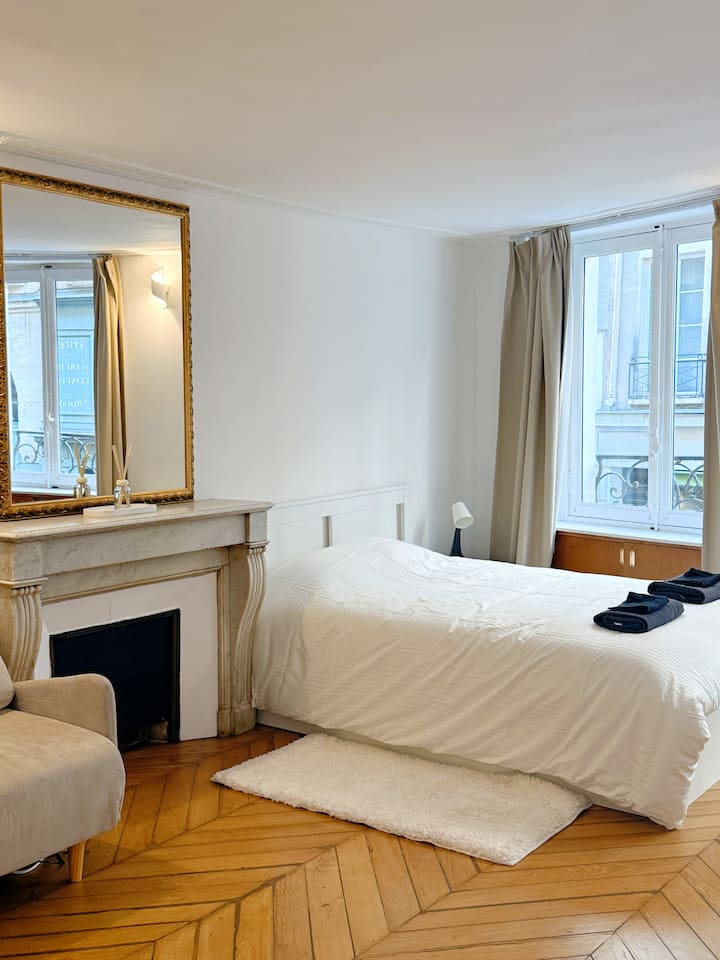 Louvre 1-min Walk Elegant Studio 4 Sleeper - Paris