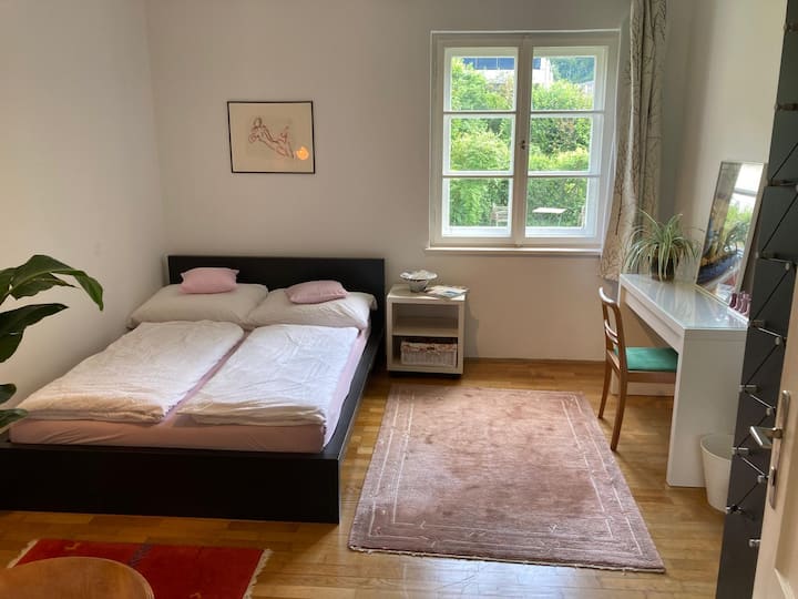 Helle Wohnung Mit Gartenblick - Innsbruck