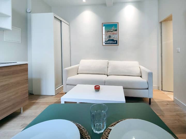 *Lou Cézanne* New Studio Centre Avec Ac ! - Aix-en-Provence