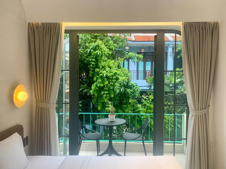 Chỗ Nghỉ Trung Tâm , Phòng đẹP Có Ban Công - ホイアン