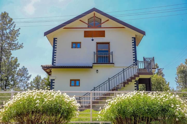 Ebonystays | 4bhk Ooty Cottage With Scenic Views - Coonoor