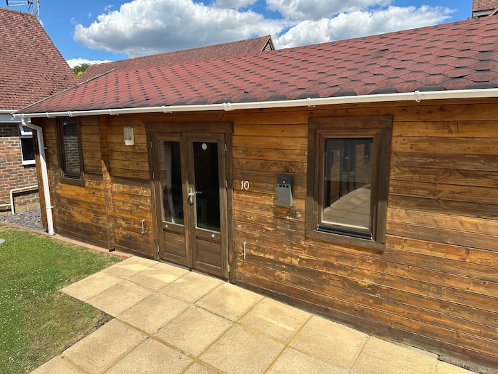 Cabin 10 - Double For 2 - Cranbrook, UK