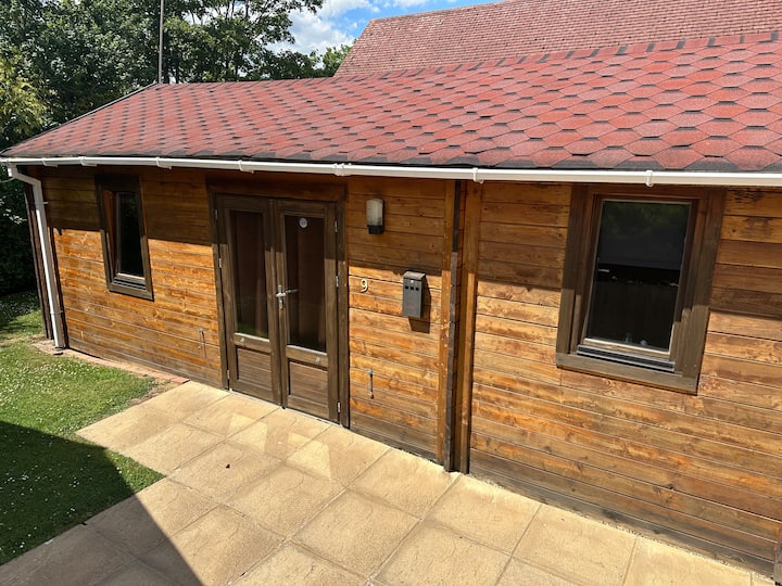 Cabin 9 - Twin For 3/family Of 3 - Cranbrook, UK