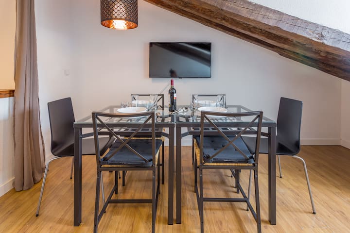 Best Location, Spacious! 5 Guest, Wifi - Chueca