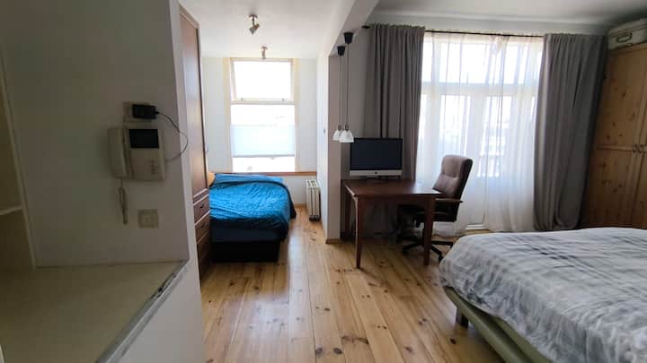Family Room With Balcony, Just 300m From Beach - Monster