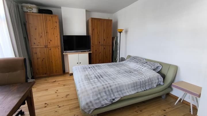 Family Room With Balcony,  Just 300m From Beach - The Hague