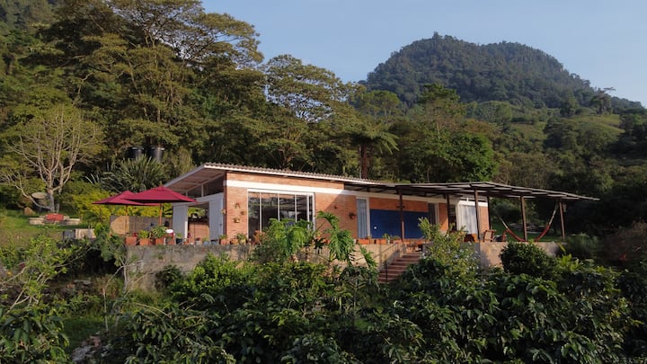 Cantar Del Carmen - Casa De Campo - La Mesa