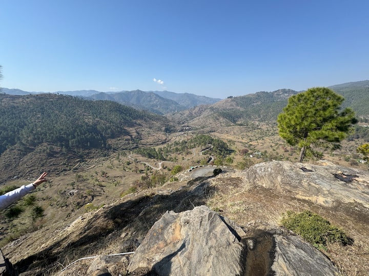 Aama-bubu Ka Ghar - Binsar