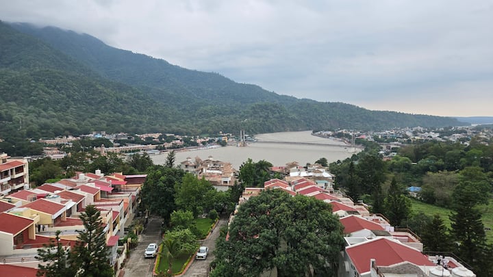 Ganga Aahana Retreat Luxury Home Vibe & Ganga View - Rishikesh