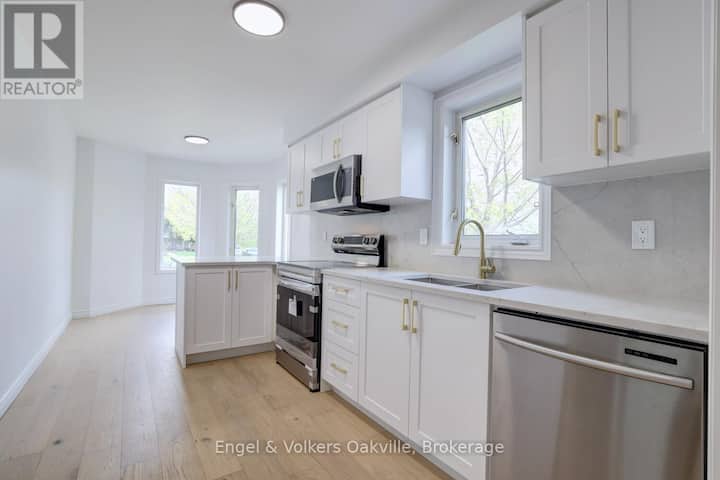 New Reno House For Short-t Rent - Mississauga