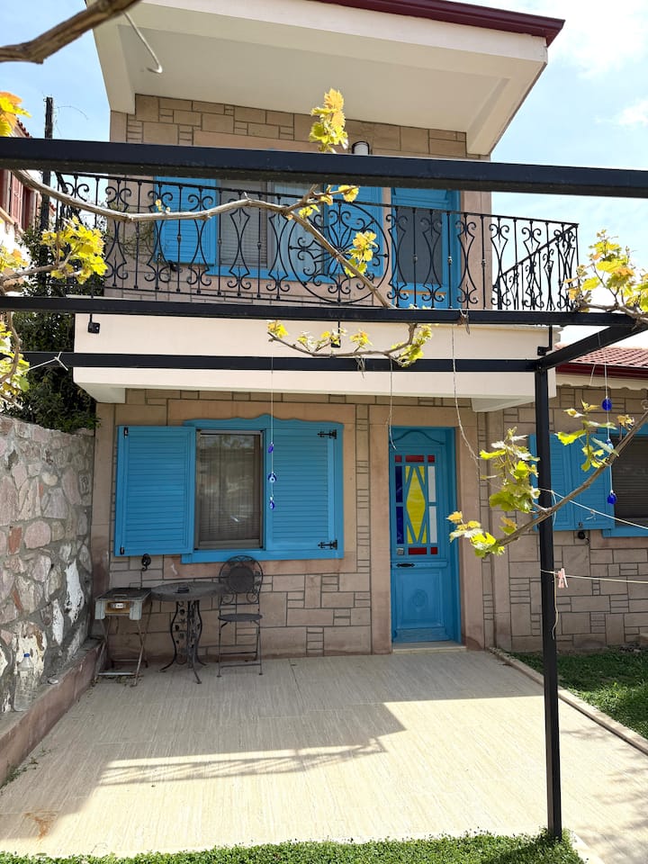 3-br Stylish 2-story Greek Stone House In Cunda - Ayvalık