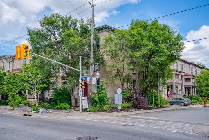 Lovely Bachelor In Ottawa - Ottawa