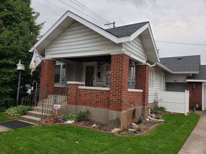 Spacious Craftsman's Home - Vincennes, IN