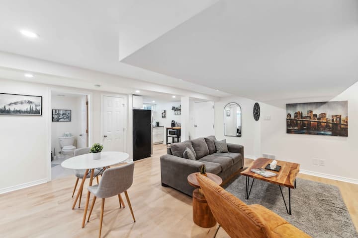 Studious 2br Suite Close To Science & Tech Museum - Ottawa