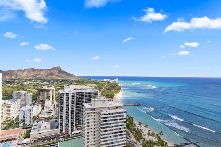 37th Fl Penthouse | King Bed | Ac | Beach View - Honolulu, HI