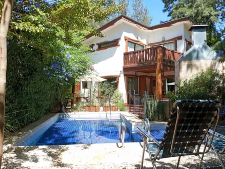 Casa Estilo Cabaña En El Bosque - Mar del Plata