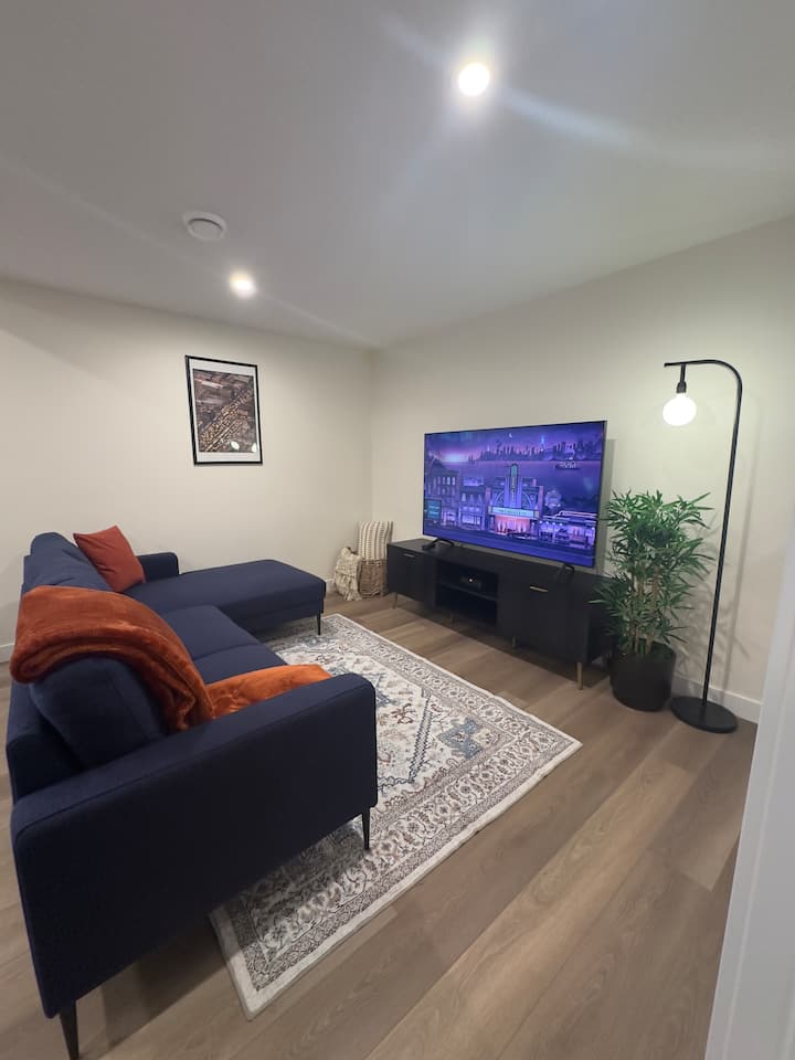 Cozy 2bd Suite, Conveniently Explore City & Banff - Airdrie